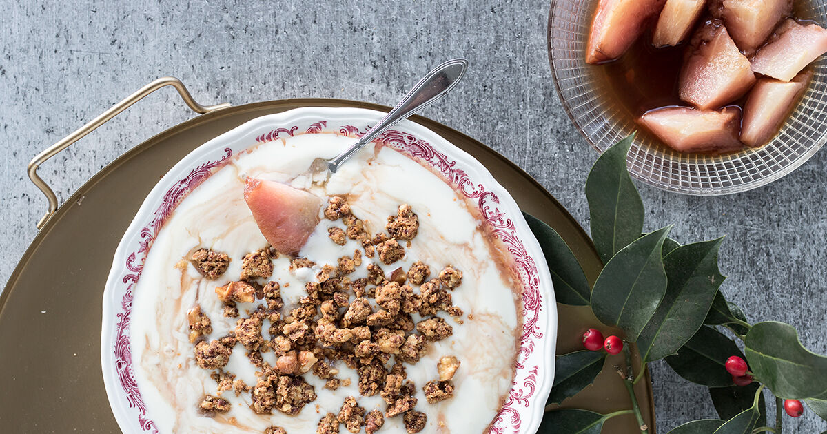 Basic crumble topping recipe with oats and wholemeal flour