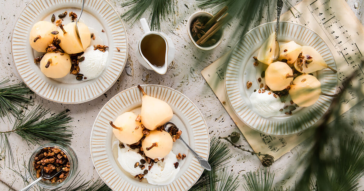 Best poached pears recipe ever! Check out my prosecco pears!