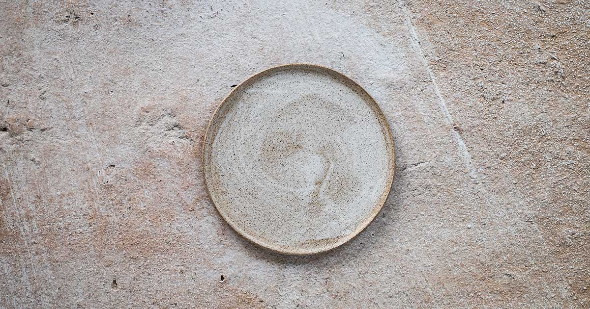 Backdrop 'desert' has a stone structure with colors of the desert